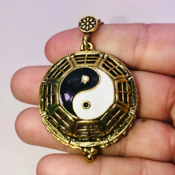 Jewelry | Ying Yang Zen Awesome Magnifying Glass Necklace New | Poshmark